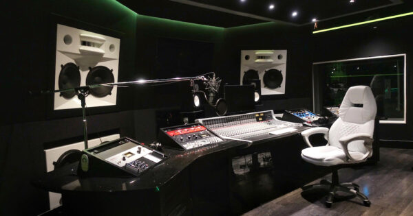 Quattro console SSL ai 5 Star Production Studios di Atlanta ...