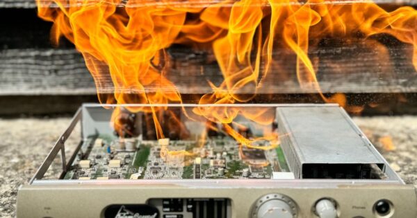 Pro Audio Fake: dopo i microfoni, le interfacce audio! | Audiofader ...